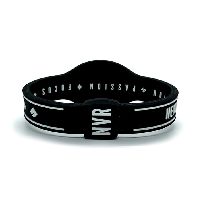 Never Fold 2.0 Wristband | Black